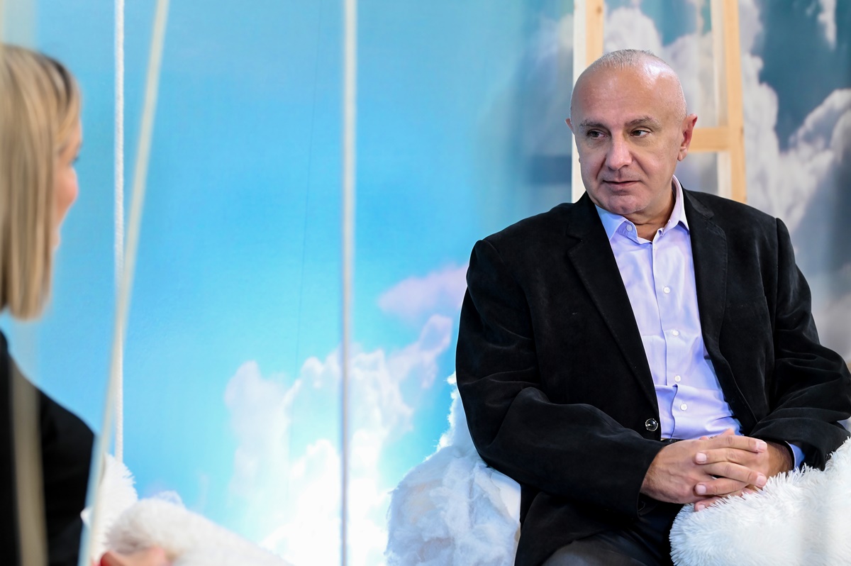 Renomirani hrvatski oftalmolog Dean Šarić poručuje: „Zbog mobitela će ...